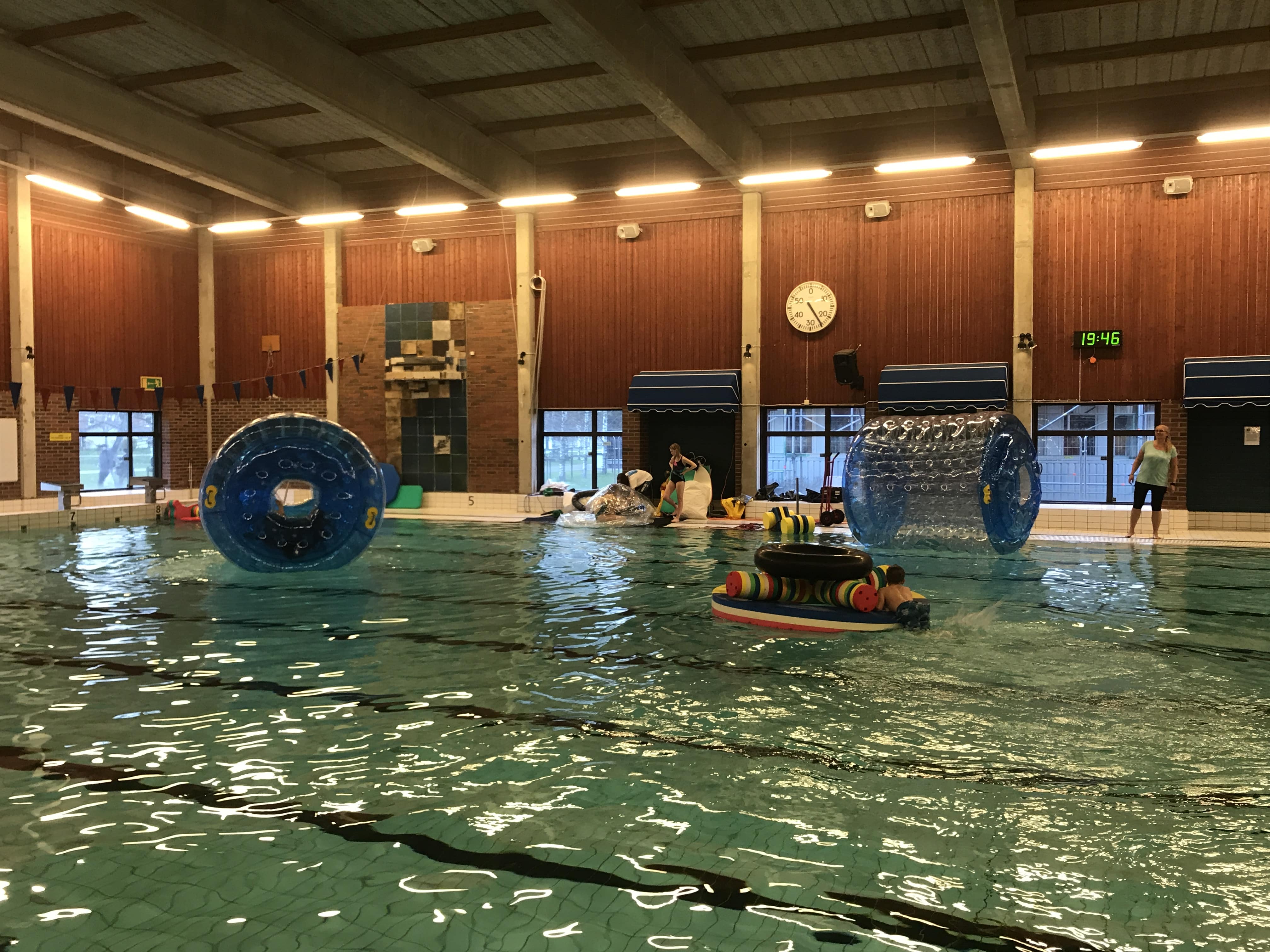 Höstlovsaktiviteter - AktivitetsHyra - Hoppborgar, Hinderbanor ...